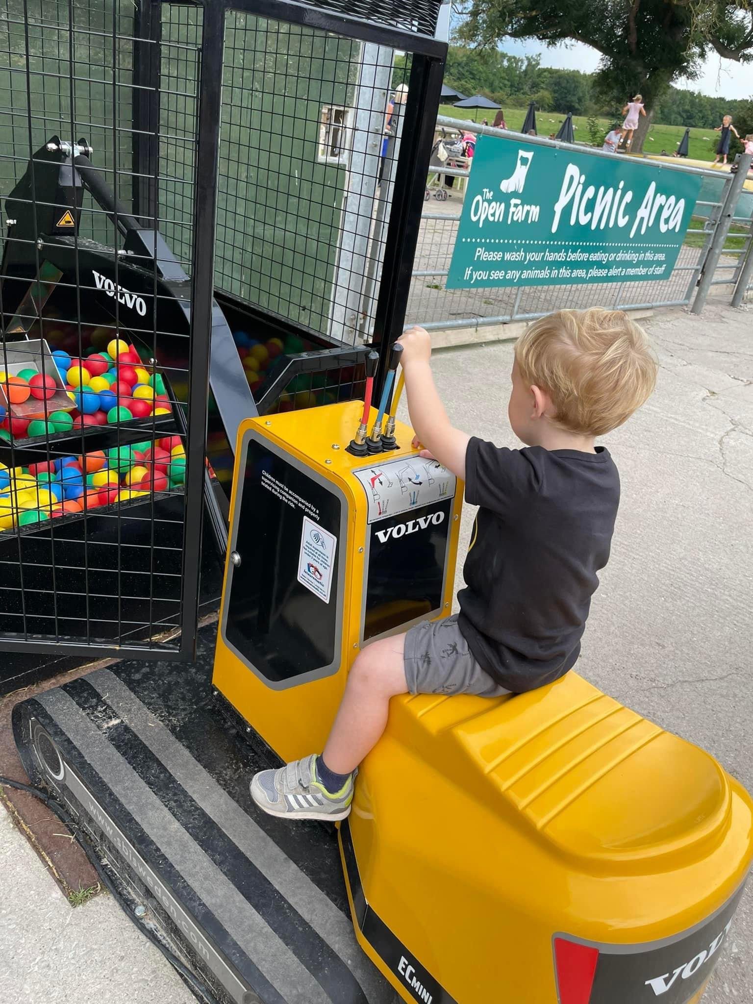 Coin Operated Sit On Digger Machine | Leisurematic